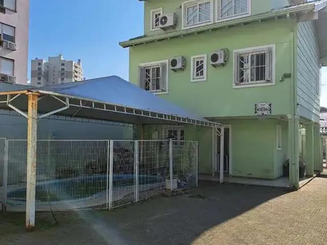 Casa / Sobrado para Venda em Porto Alegre/RS Cristal 4 Quartos