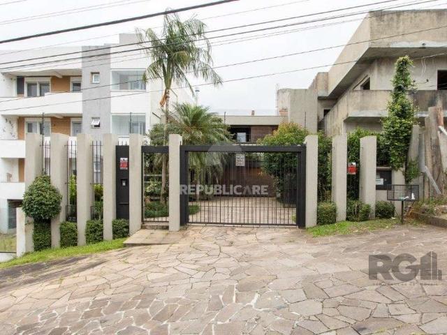 Casa / Sobrado para Venda em Porto Alegre/RS Cristal 4 Quartos
