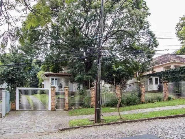 Casa / Sobrado para Venda em Porto Alegre/RS Cristal 4 Quartos