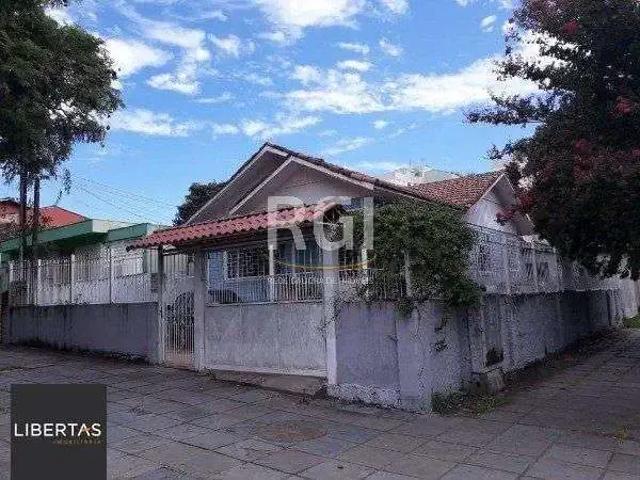 Casa / Sobrado para Venda em Porto Alegre/RS Cristal 4 Quartos