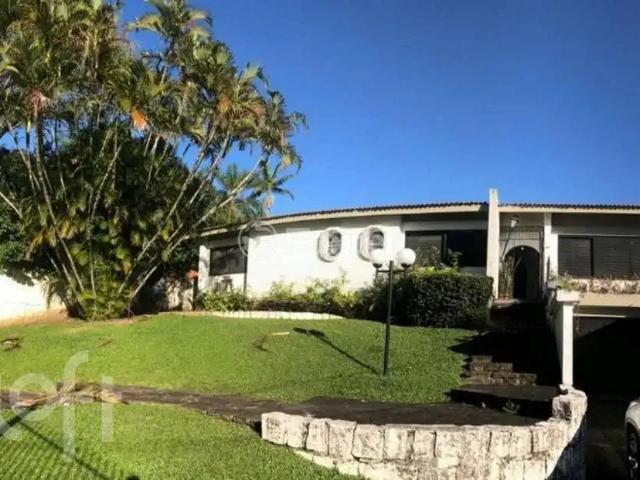 Casa / Sobrado para Venda em Porto Alegre/RS Cristal 4 Quartos