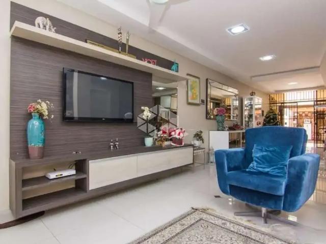 Casa / Sobrado para Venda em Porto Alegre/RS Cristal 4 Quartos