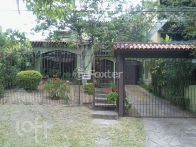 Casa / Sobrado para Venda em Porto Alegre/RS Cristal 4 Quartos
