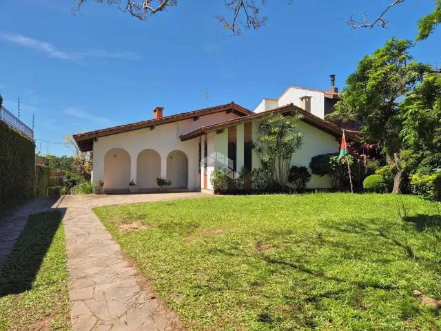 Casa / Sobrado para Venda em Porto Alegre/RS Cristal 5 Quartos