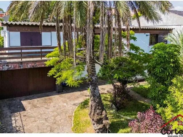 Casa / Sobrado para Venda em Porto Alegre/RS Cristal 5 Quartos