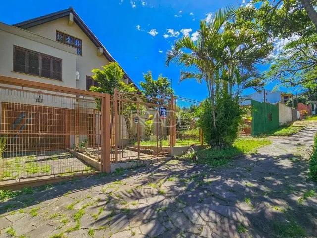 Casa / Sobrado para Venda em Porto Alegre/RS Cristal 5 Quartos