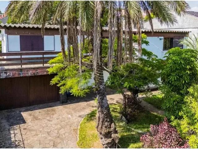 Casa / Sobrado para Venda em Porto Alegre/RS Cristal 5 Quartos
