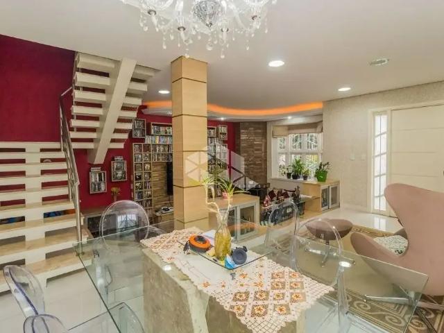 Casa / Sobrado para Venda em Porto Alegre/RS Cristal 5 Quartos