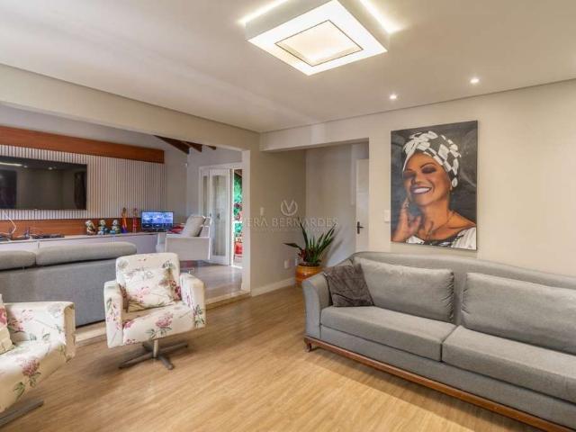 Casa / Sobrado para Venda em Porto Alegre/RS Cristal 6 Quartos