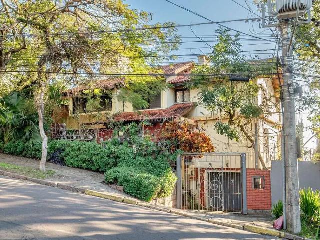 Casa / Sobrado para Venda em Porto Alegre/RS Cristal 6 Quartos