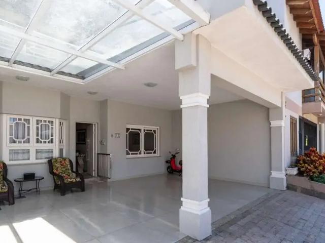 Casa / Sobrado para Venda em Porto Alegre/RS Ecoville 4 Quartos