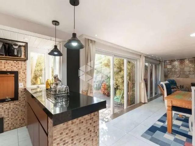 Casa / Sobrado para Venda em Porto Alegre/RS Espírito Santo 4 Quartos