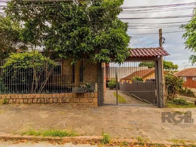 Casa / Sobrado para Venda em Porto Alegre/RS Espírito Santo 4 Quartos
