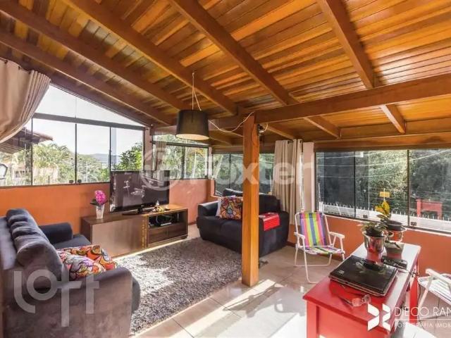 Casa / Sobrado para Venda em Porto Alegre/RS Espírito Santo 3 Quartos