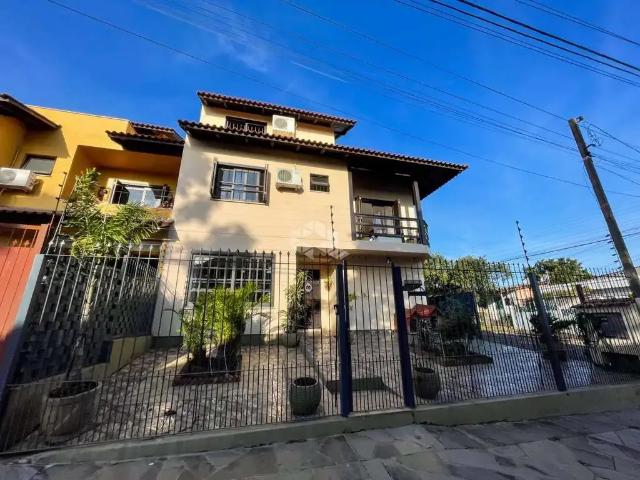 Casa / Sobrado para Venda em Porto Alegre/RS Espírito Santo 3 Quartos