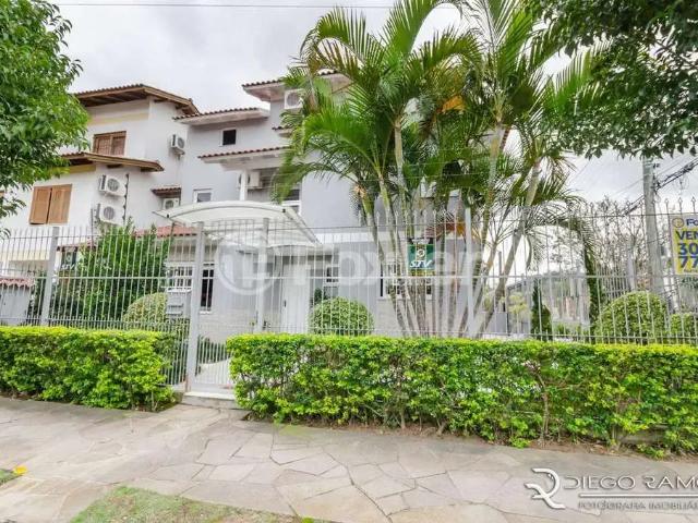 Casa / Sobrado para Venda em Porto Alegre/RS Espírito Santo 3 Quartos