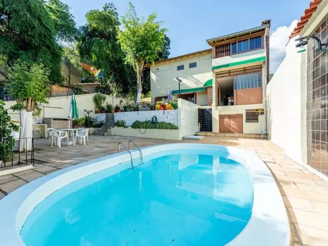 Casa / Sobrado para Venda em Porto Alegre/RS Espírito Santo 3 Quartos
