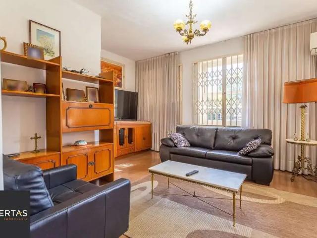 Casa / Sobrado para Venda em Porto Alegre/RS Farroupilha 4 Quartos