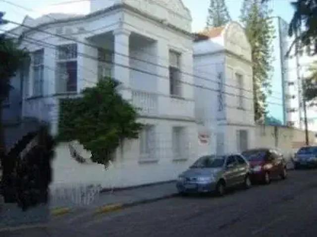 Casa / Sobrado para Venda em Porto Alegre/RS Farroupilha 5 Quartos