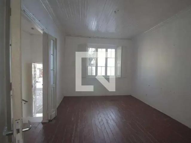 Casa / Sobrado para Venda em Porto Alegre/RS Floresta 5 Quartos