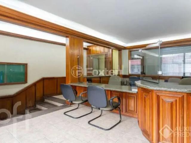Casa / Sobrado para Venda em Porto Alegre/RS Floresta 5 Quartos