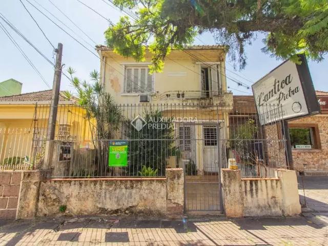 Casa / Sobrado para Venda em Porto Alegre/RS Floresta 6 Quartos