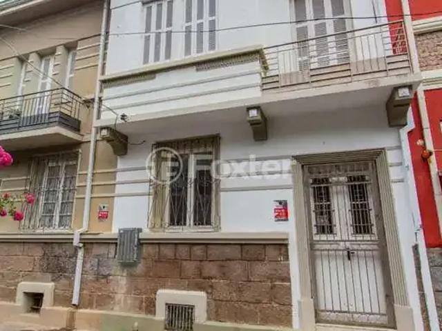 Casa / Sobrado para Venda em Porto Alegre/RS Floresta 2 Quartos