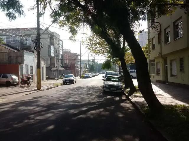 Casa / Sobrado para Venda em Porto Alegre/RS Floresta 3 Quartos