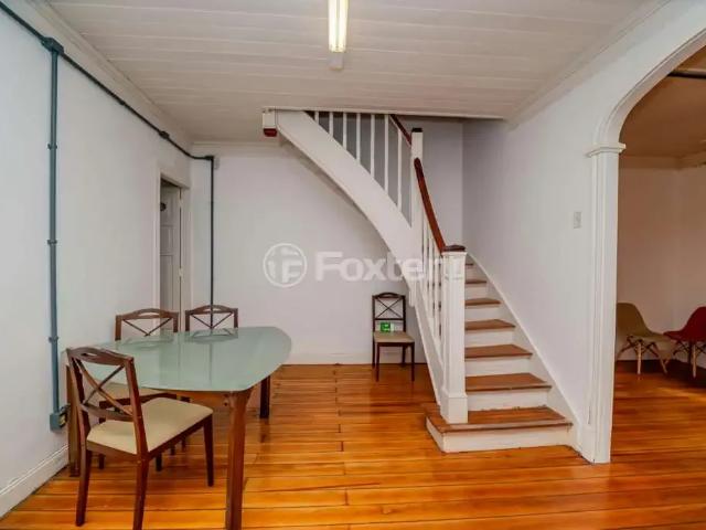 Casa / Sobrado para Venda em Porto Alegre/RS Floresta 3 Quartos