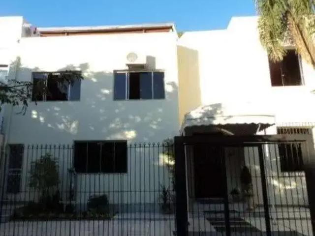 Casa / Sobrado para Venda em Porto Alegre/RS Floresta 3 Quartos