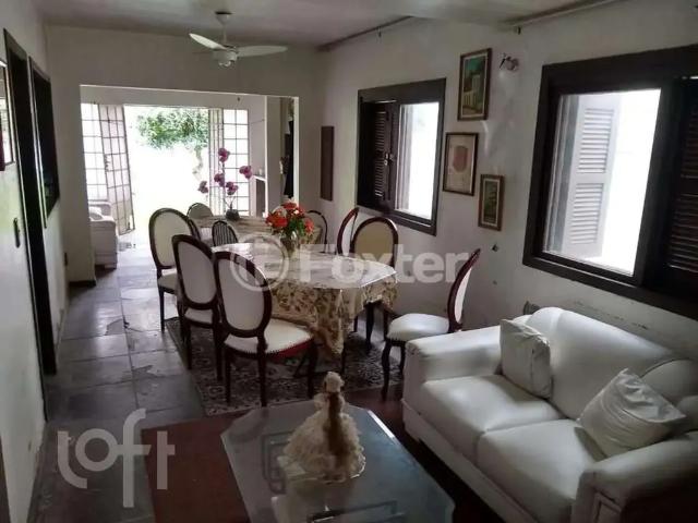 Casa / Sobrado para Venda em Porto Alegre/RS Floresta 3 Quartos
