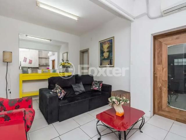 Casa / Sobrado para Venda em Porto Alegre/RS Floresta 3 Quartos