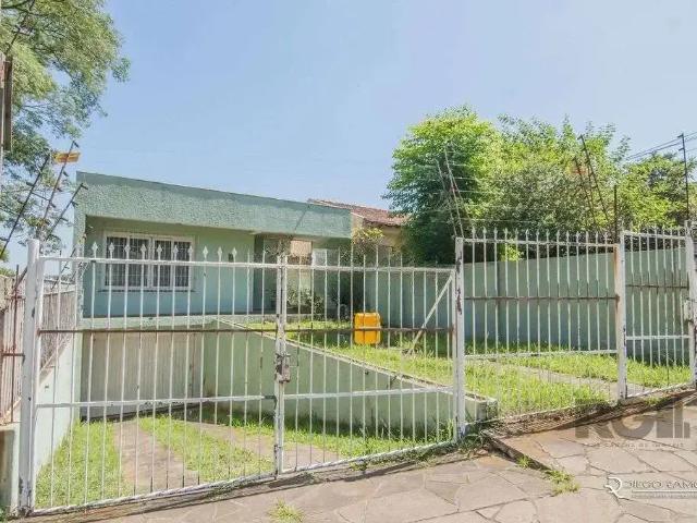 Casa / Sobrado para Venda em Porto Alegre/RS Glória 3 Quartos