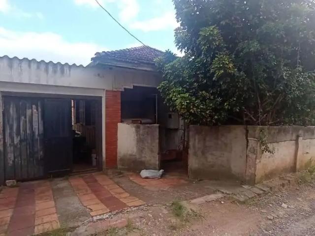 Casa / Sobrado para Venda em Porto Alegre/RS Glória 2 Quartos