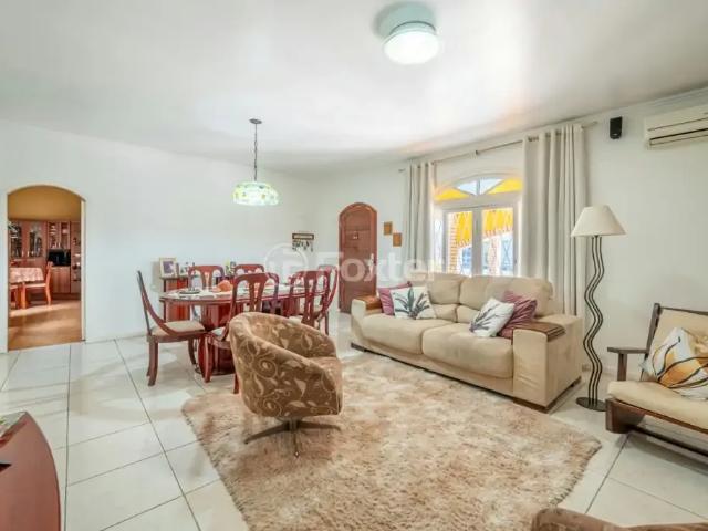 Casa / Sobrado para Venda em Porto Alegre/RS Glória 6 Quartos