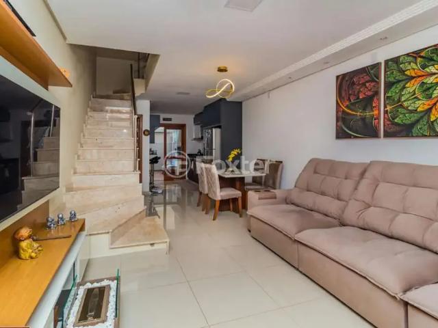 Casa / Sobrado para Venda em Porto Alegre/RS Guarujá 2 Quartos