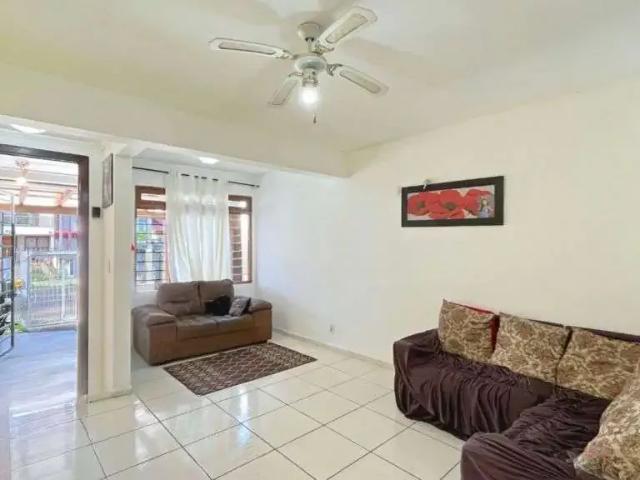 Casa / Sobrado para Venda em Porto Alegre/RS Guarujá 2 Quartos