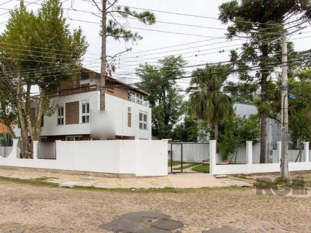 Casa / Sobrado para Venda em Porto Alegre/RS Guarujá 2 Quartos