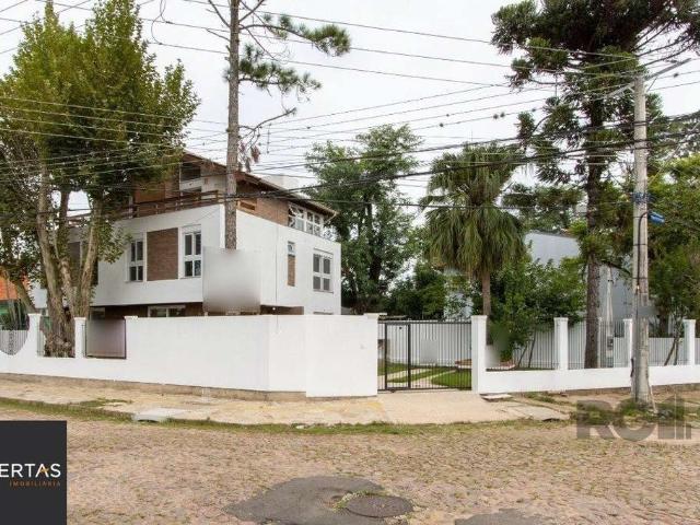 Casa / Sobrado para Venda em Porto Alegre/RS Guarujá 2 Quartos