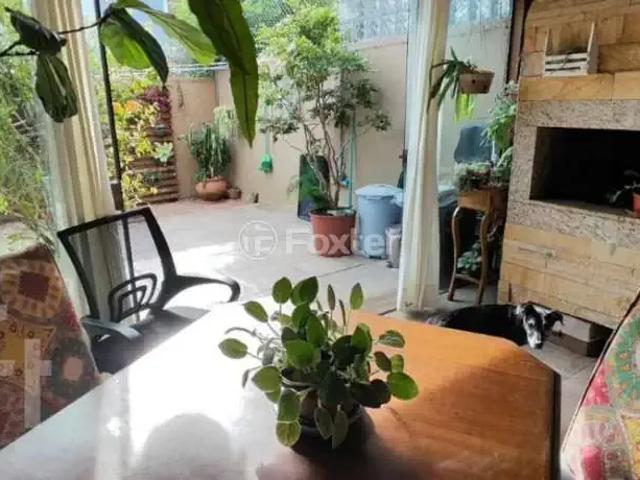 Casa / Sobrado para Venda em Porto Alegre/RS Guarujá 2 Quartos
