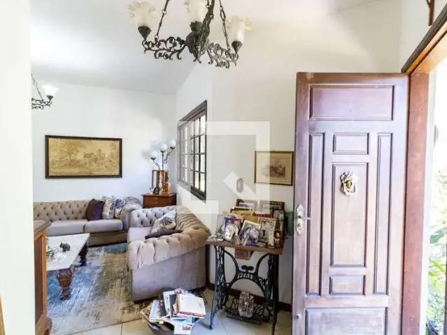 Casa / Sobrado para Venda em Porto Alegre/RS Guarujá 2 Quartos