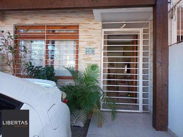 Casa / Sobrado para Venda em Porto Alegre/RS Guarujá 2 Quartos