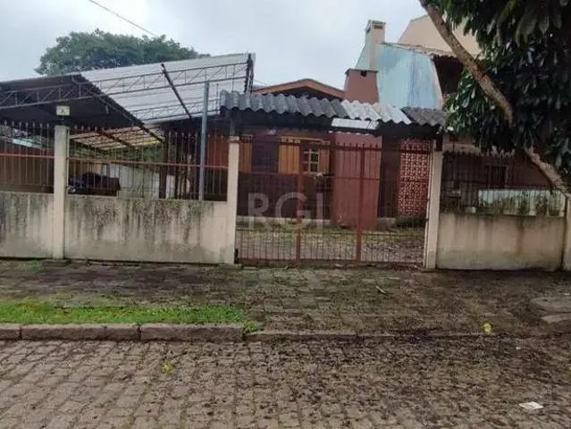 Casa / Sobrado para Venda em Porto Alegre/RS Guarujá 2 Quartos