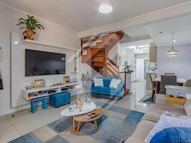 Casa / Sobrado para Venda em Porto Alegre/RS Guarujá 2 Quartos