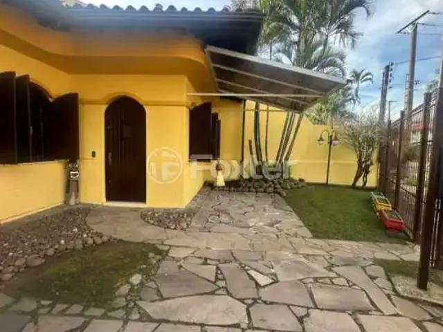 Casa / Sobrado para Venda em Porto Alegre/RS Guarujá 3 Quartos