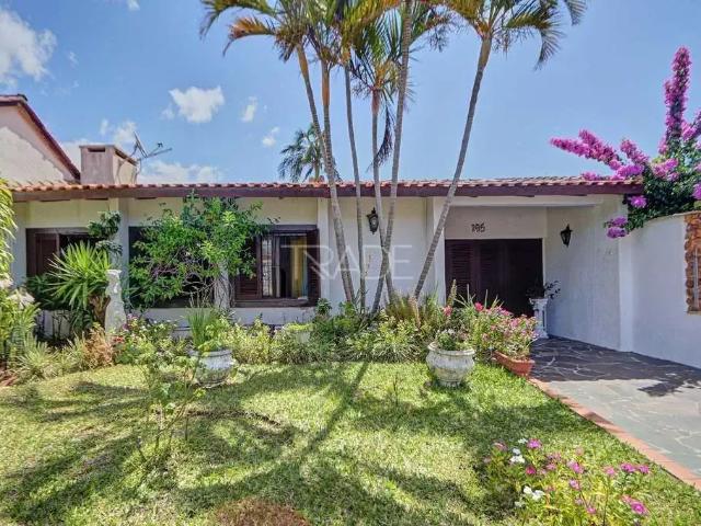 Casa / Sobrado para Venda em Porto Alegre/RS Guarujá 3 Quartos