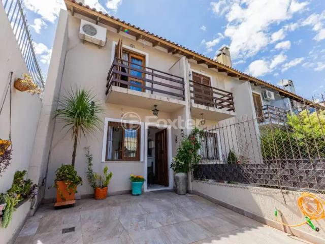Casa / Sobrado para Venda em Porto Alegre/RS Guarujá 3 Quartos