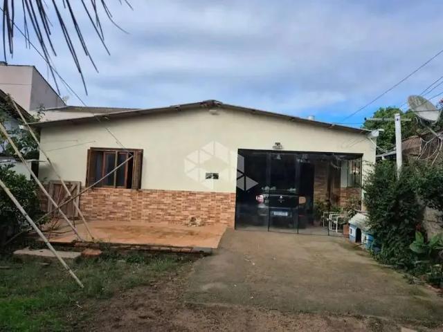 Casa / Sobrado para Venda em Porto Alegre/RS Guarujá 3 Quartos