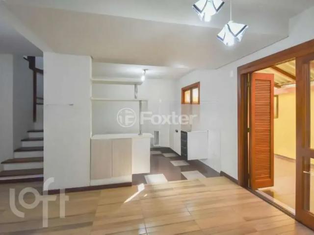 Casa / Sobrado para Venda em Porto Alegre/RS Guarujá 3 Quartos