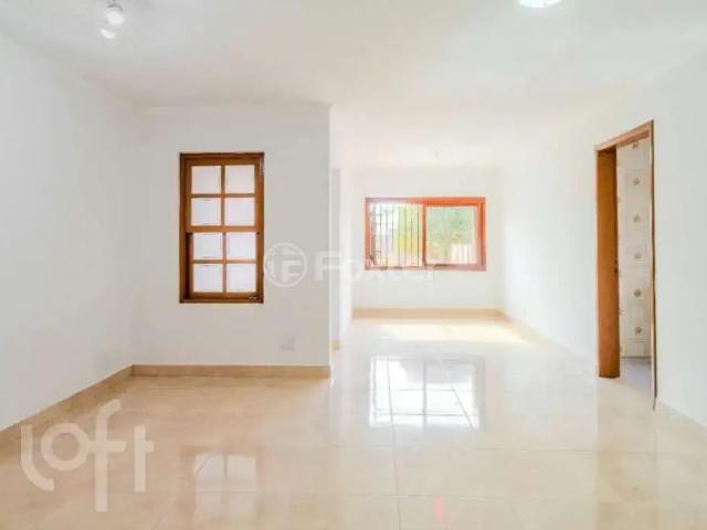 Casa / Sobrado para Venda em Porto Alegre/RS Guarujá 3 Quartos